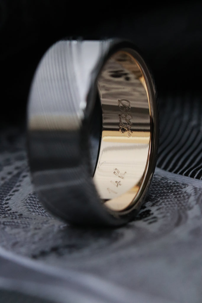 Polished 8mm deep etch Damascus steel ring 14k yellow Gold & Stainless ...